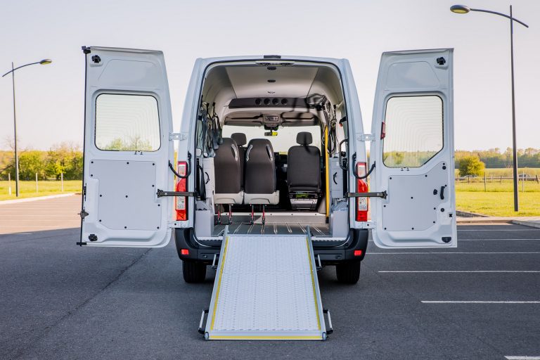 Minibus TPMR Renault Master - Modulis 50 au top de la modularité